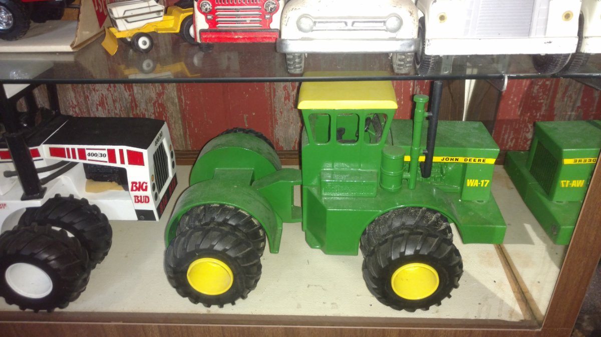 Does anyone know how to pre order the new 1/16th scale John Deere WA-17 ...