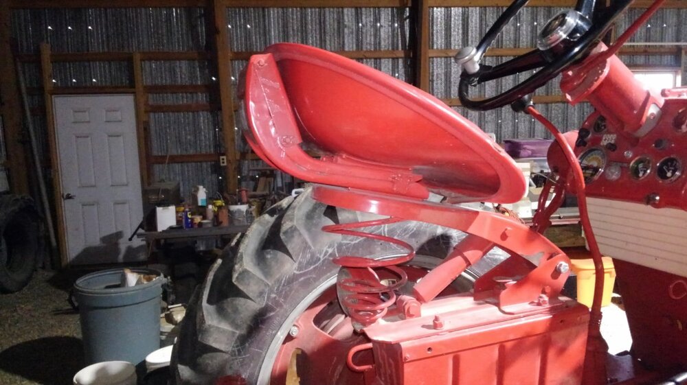 Seat for a 560 - Technical IH Talk - Red Power Magazine Community