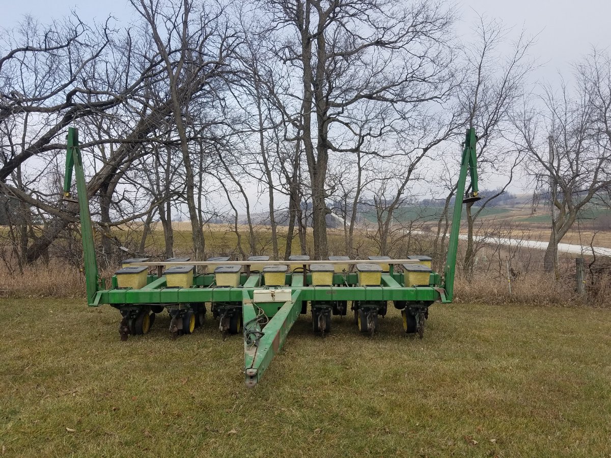 15" Corn Rows With a Kinze Planter - General Chat - Red Power Magazine ...