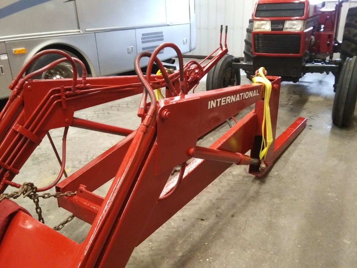Who can say what this loader is? - Technical IH Talk - Red Power ...