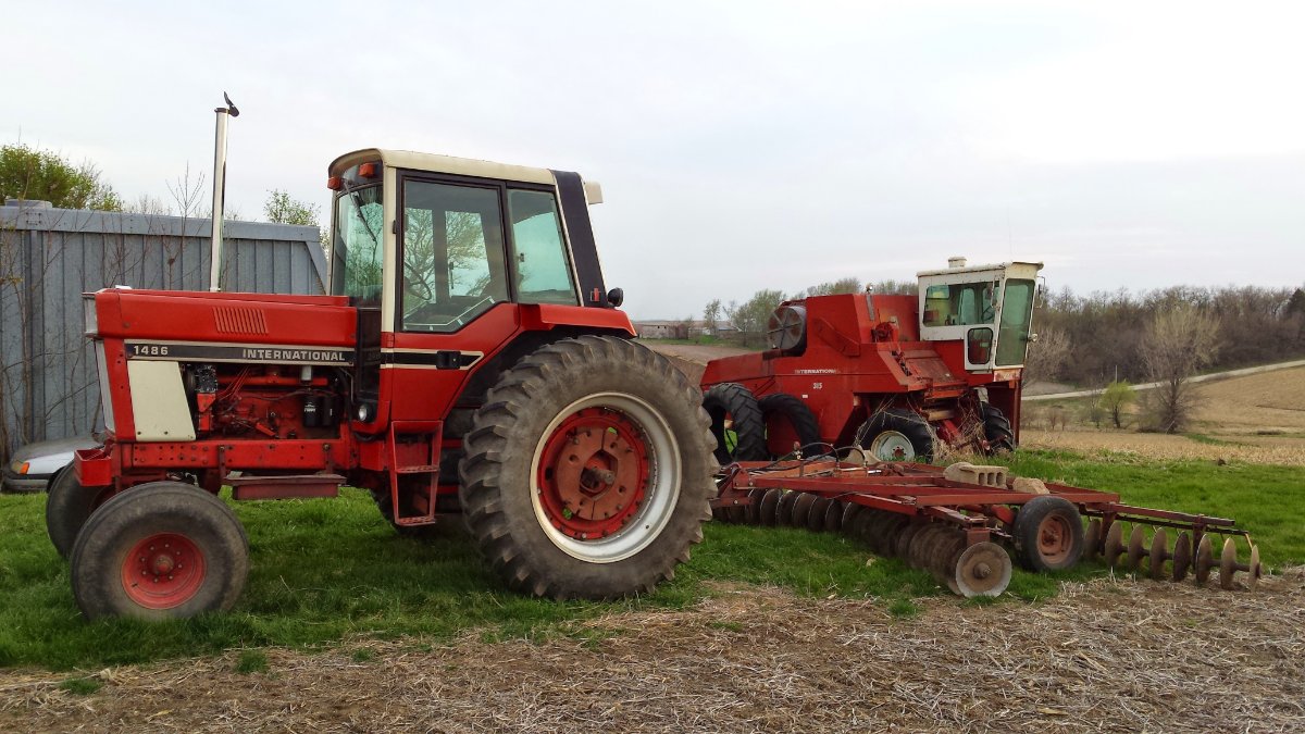 1486 Tractor for the day - General Chat - Red Power Magazine Community
