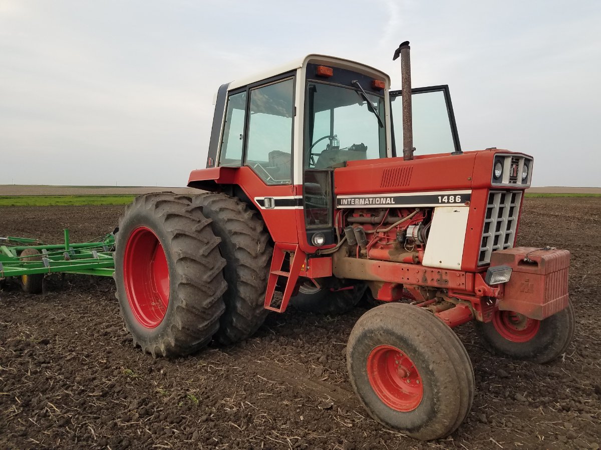 1486 Tractor for the day - General Chat - Red Power Magazine Community