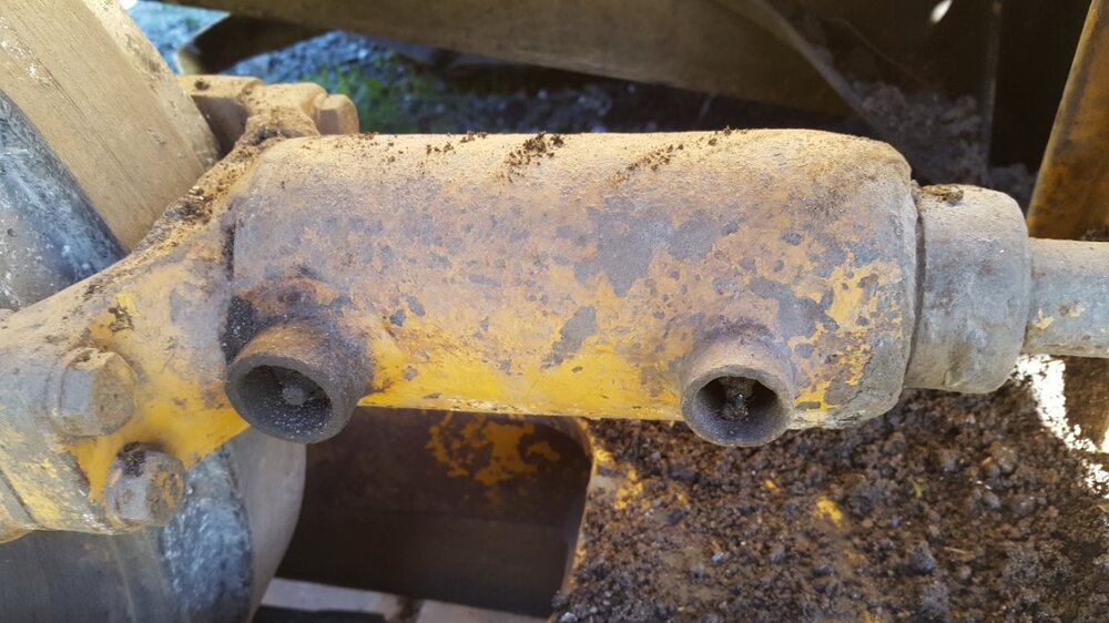 BTD6 Track Adjusters - IH Construction Equipment - Red Power Magazine ...