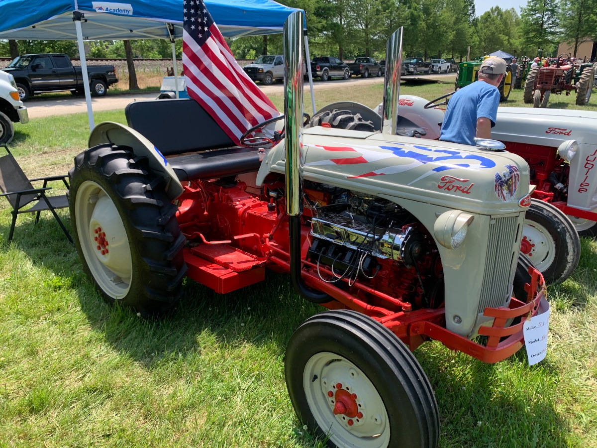 Tractor show today - General Chat - Red Power Magazine Community