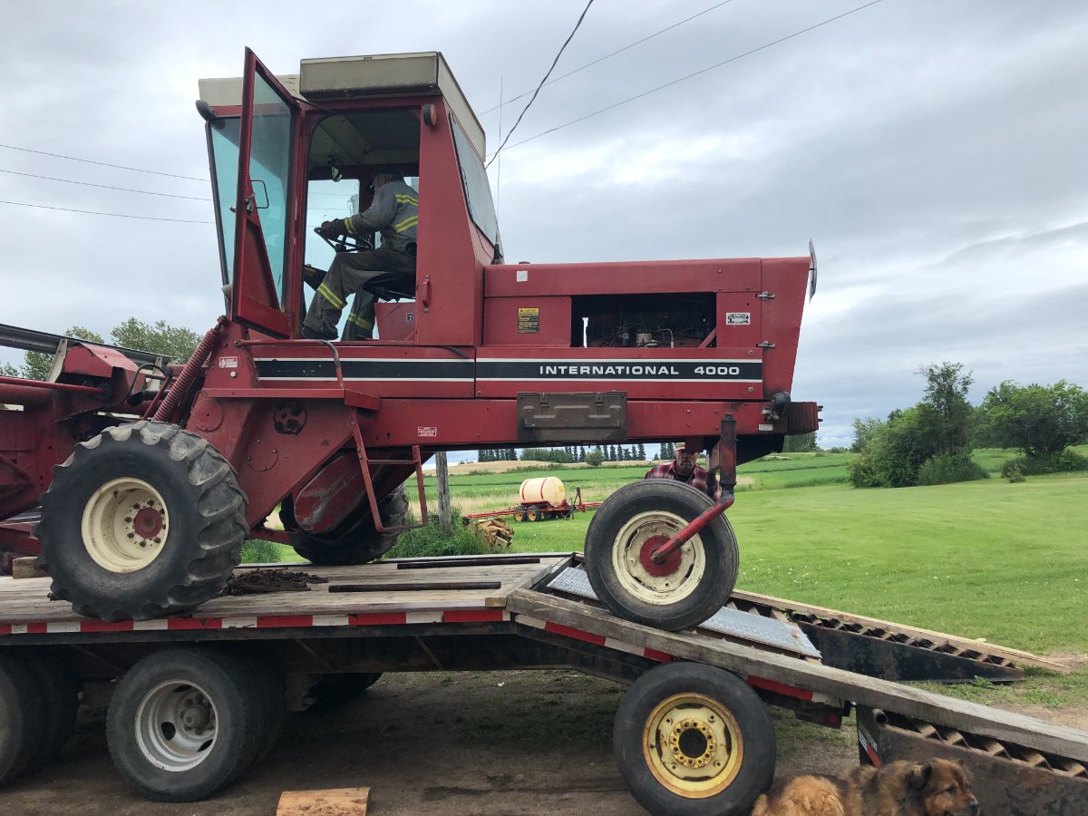 international 4000 swather. - Technical IH Talk - Red Power Magazine ...