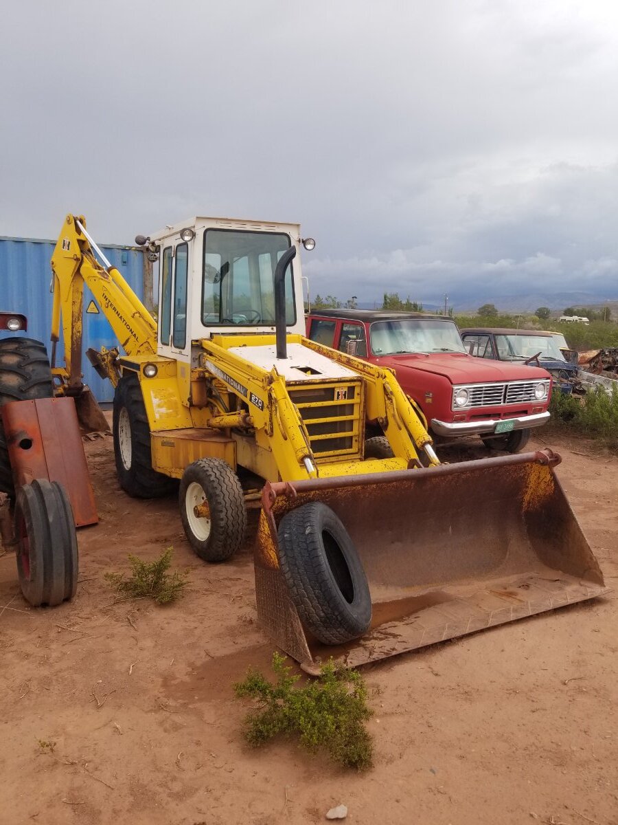 International 270A backhoe - IH Construction Equipment - Red Power ...