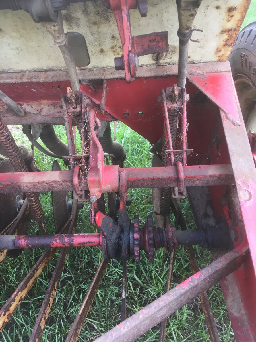 IH 10 grain drill help - Technical IH Talk - Red Power Magazine Community