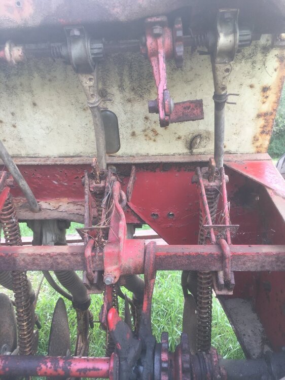 IH 10 grain drill help - Technical IH Talk - Red Power Magazine Community