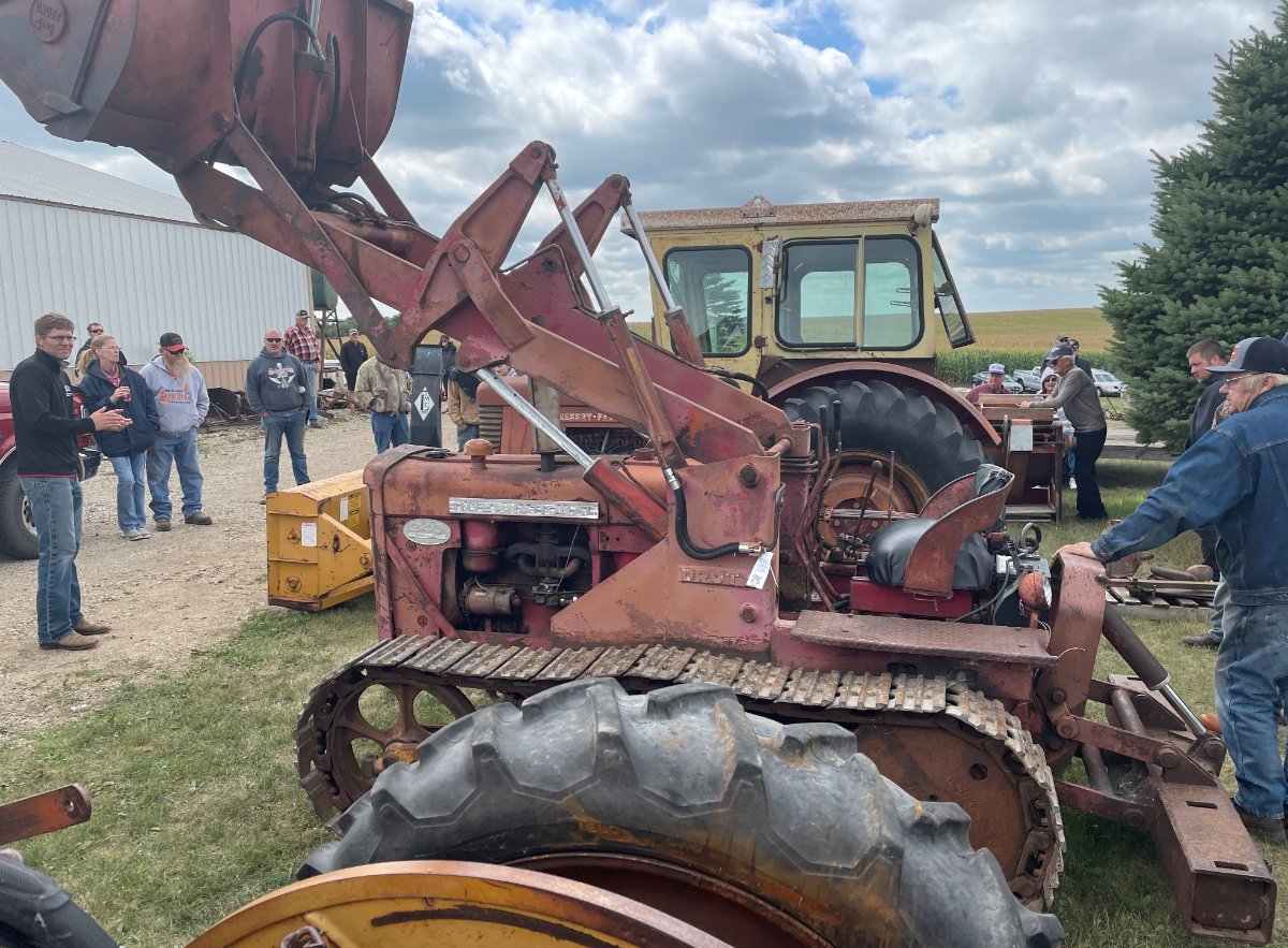 T340, Drott 4 in 1 and sacrificer. - IH Construction Equipment - Red ...