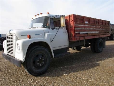 Loadstar hood option - IH Trucks - Red Power Magazine Community