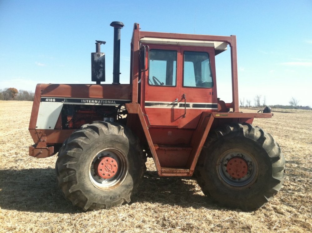 Has anyone used a IH 4186 4wd tractor and what did ya like about that ...