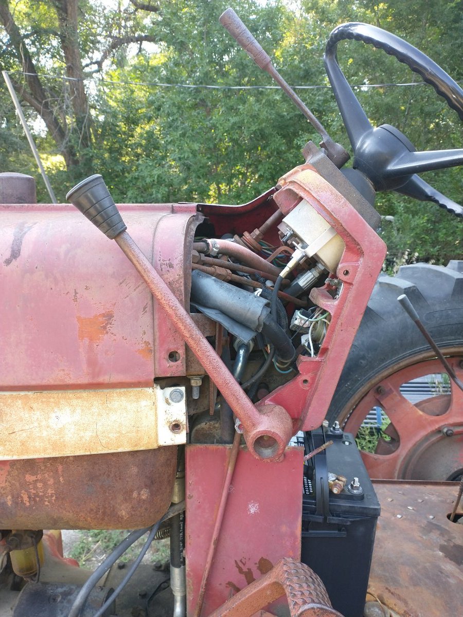 656 with shuttle shift - Technical IH Talk - Red Power Magazine Community