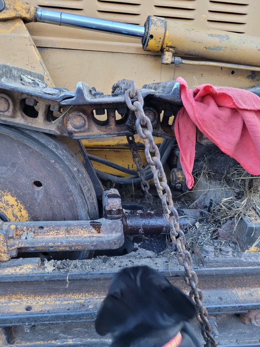 Bridged frozen track links - IH Construction Equipment - Red Power ...