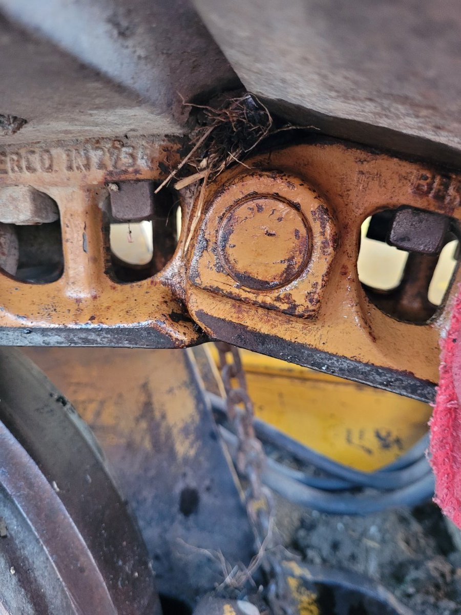 Bridged frozen track links - IH Construction Equipment - Red Power ...