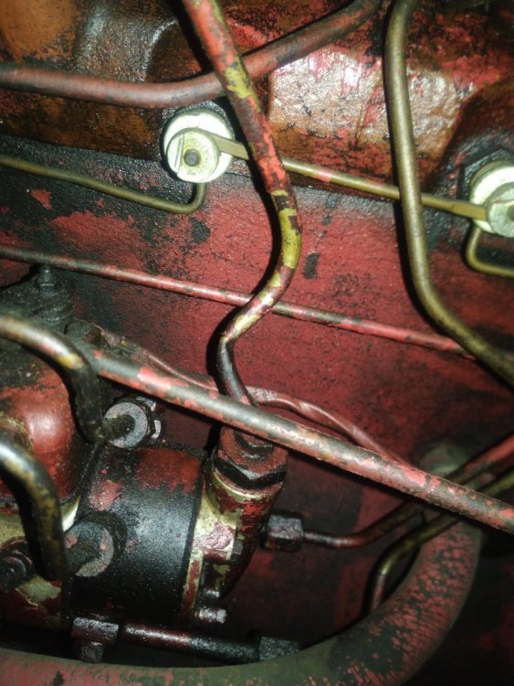 B414 diesel fuel line - Technical IH Talk - Red Power Magazine Community