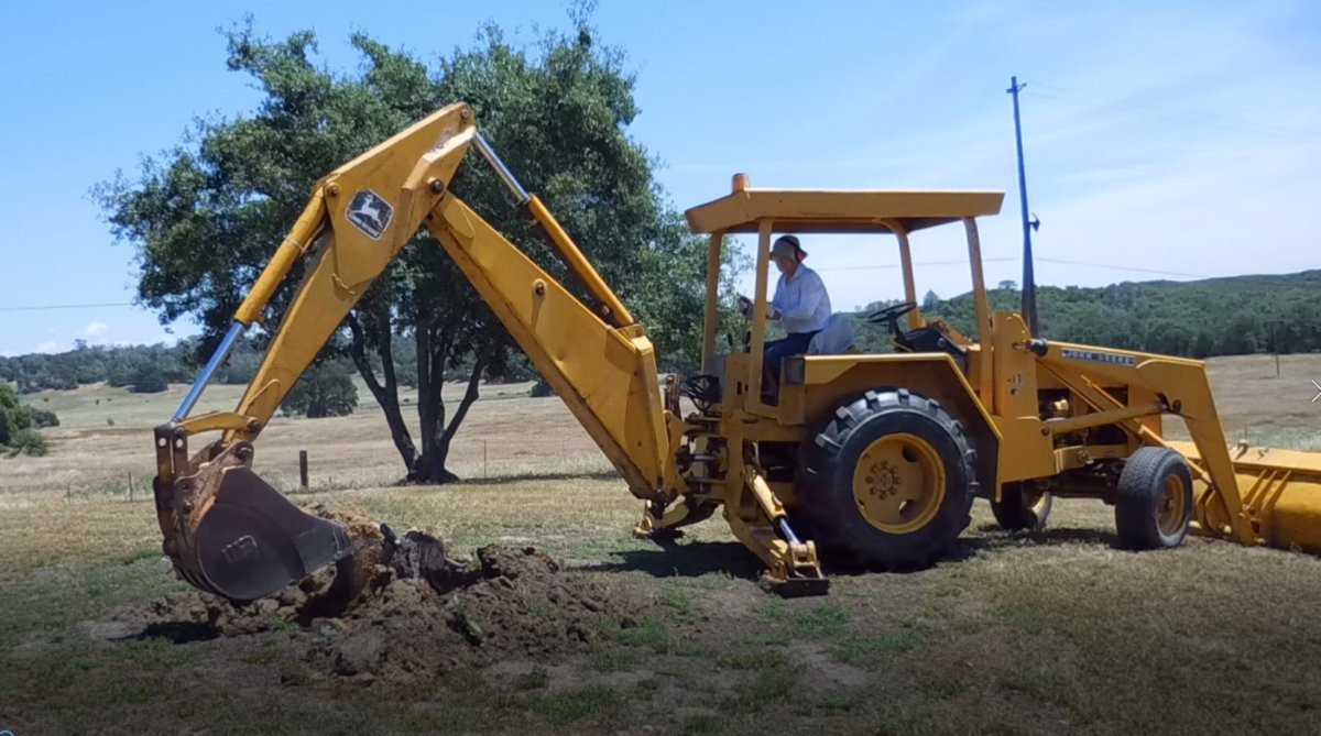 64 years old TD14 dozer still pulling the Giant logs. Unbelievable ...