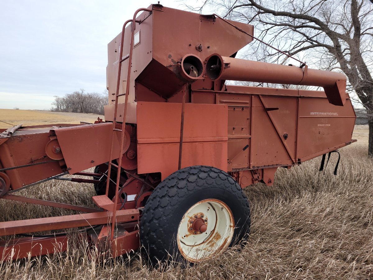 A couple old IH pull-type combines... - General Chat - Red Power ...