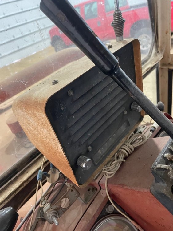 Old tractor radio question - Technical IH Talk - Red Power Magazine ...