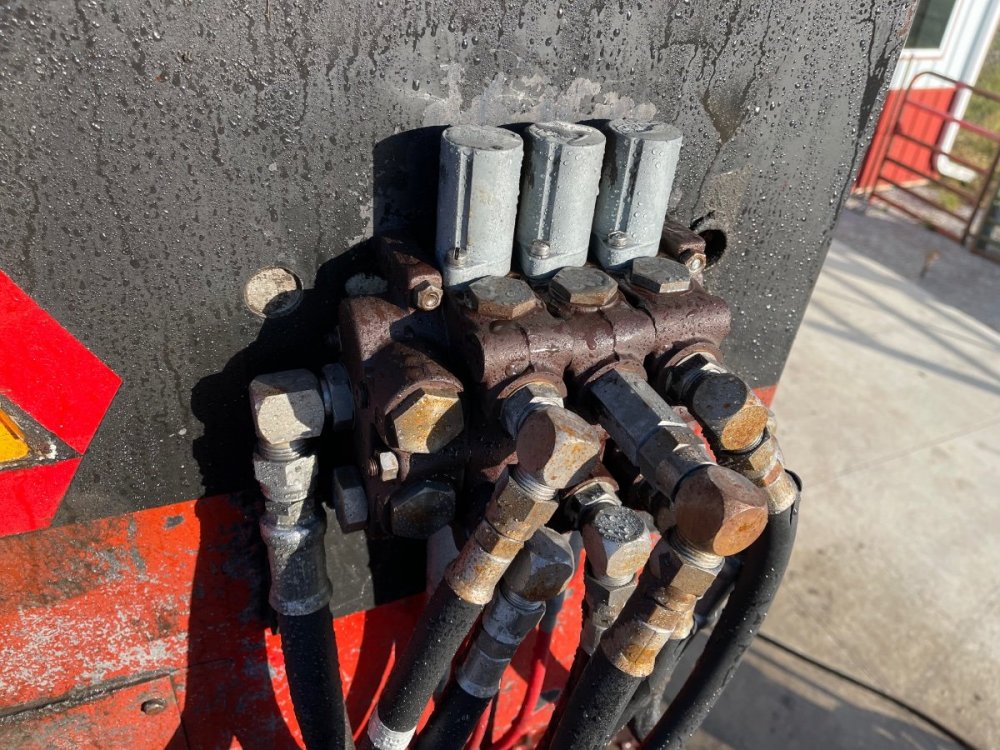 4386 hydraulic valve help - Technical IH Talk - Red Power Magazine ...