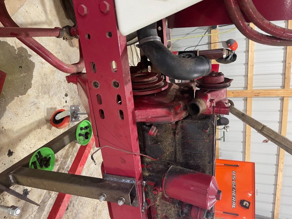 806 engine removal - Technical IH Talk - Red Power Magazine Community