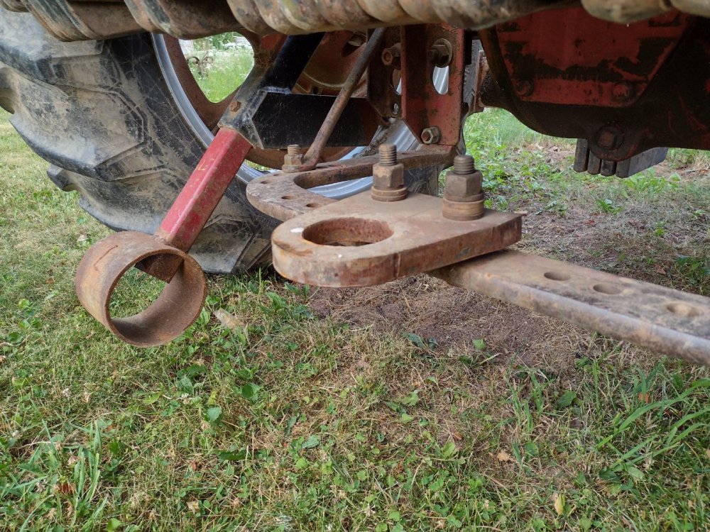 Farmall m pulling hitch , wheelie bars - Technical IH Talk - Red Power ...