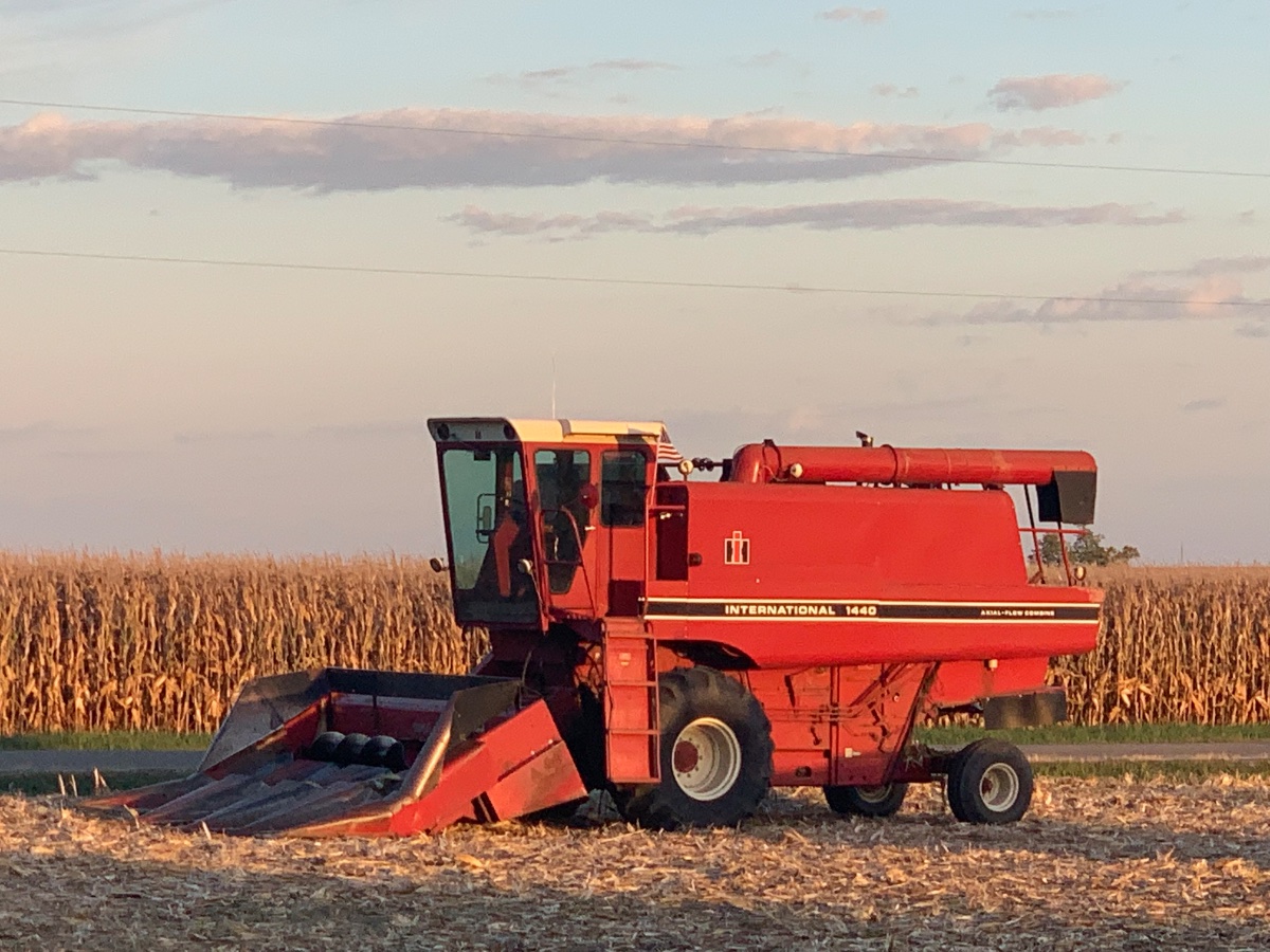 Pics from harvest day - General Chat - Red Power Magazine Community
