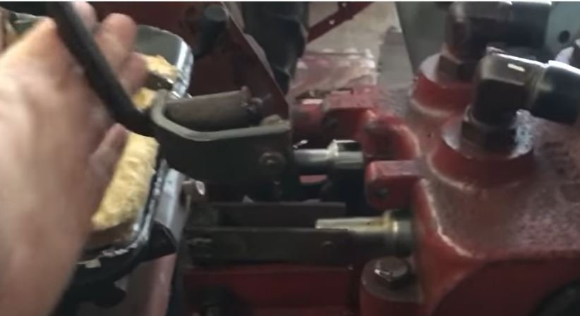 784 with 2250 Loader - Lever on Control Valve - Technical IH Talk - Red ...