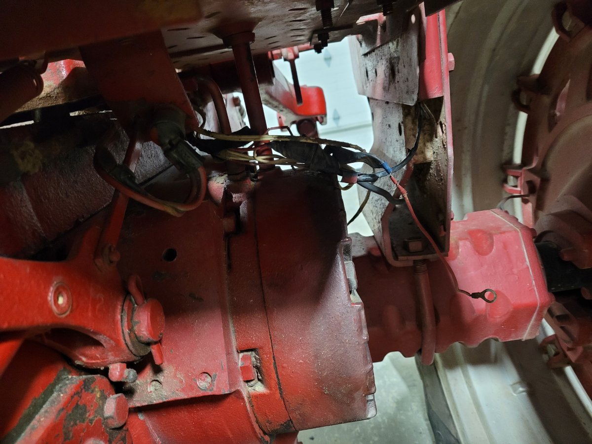 IH 1066 fender wiring - Technical IH Talk - Red Power Magazine Community
