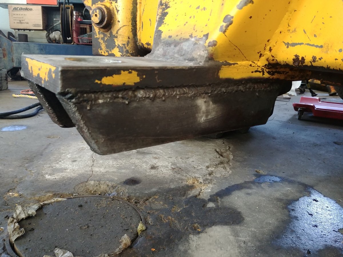 Swing arm seal fix on 260a IH backhoe (same as many others like the ...