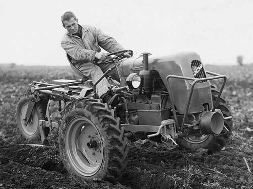 Three wheel tractors! - General Chat - Red Power Magazine Community