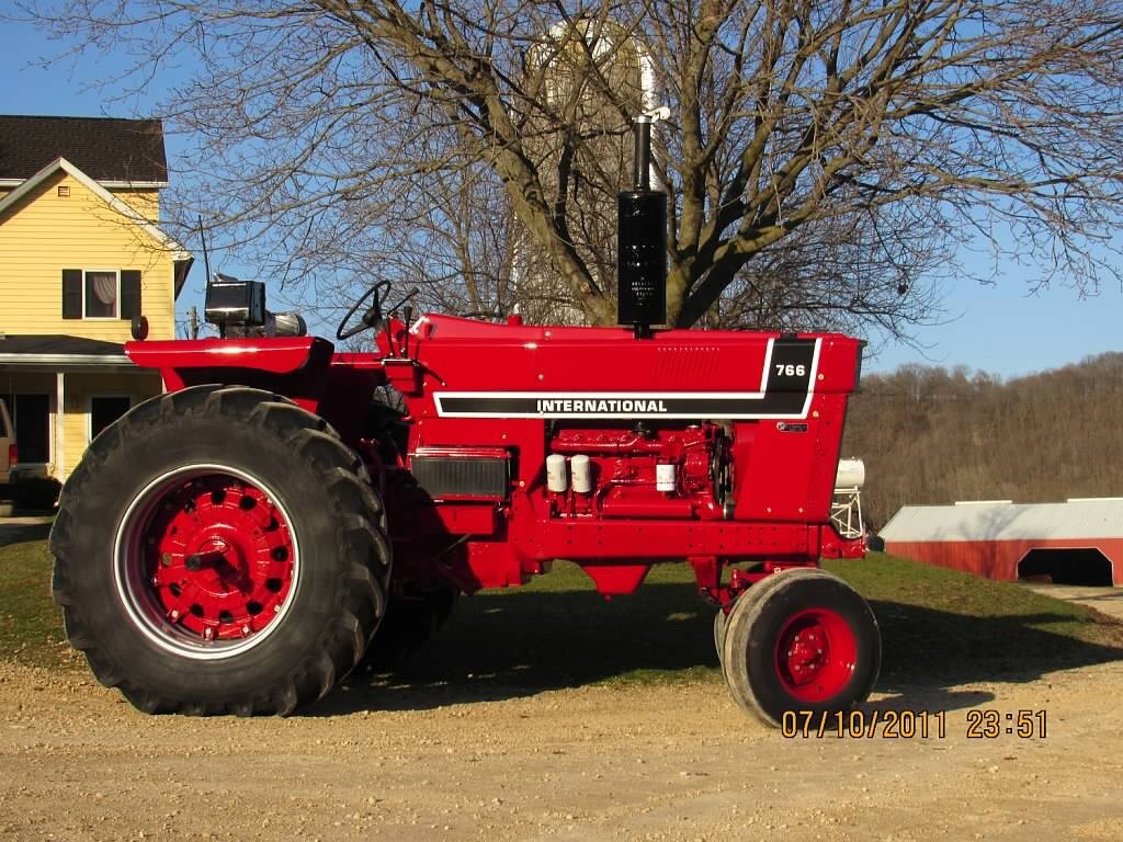 Very sharp and nicely restored International 766 - General Chat - Red ...