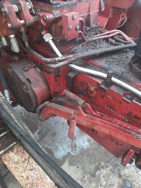 656D installing a loader valve. - Page 2 - Technical IH Talk - Red ...