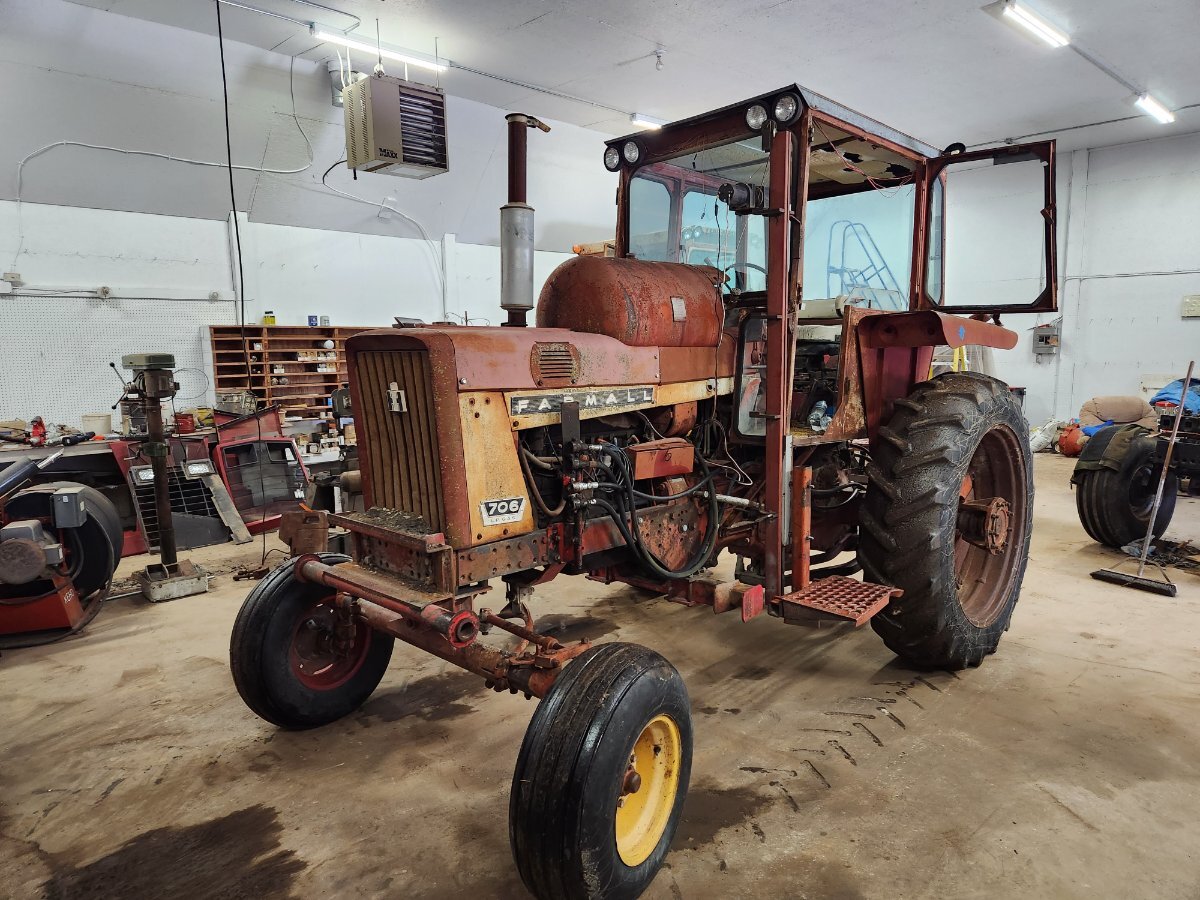 706 LP - Projects, Builds, & Restorations - Red Power Magazine Community