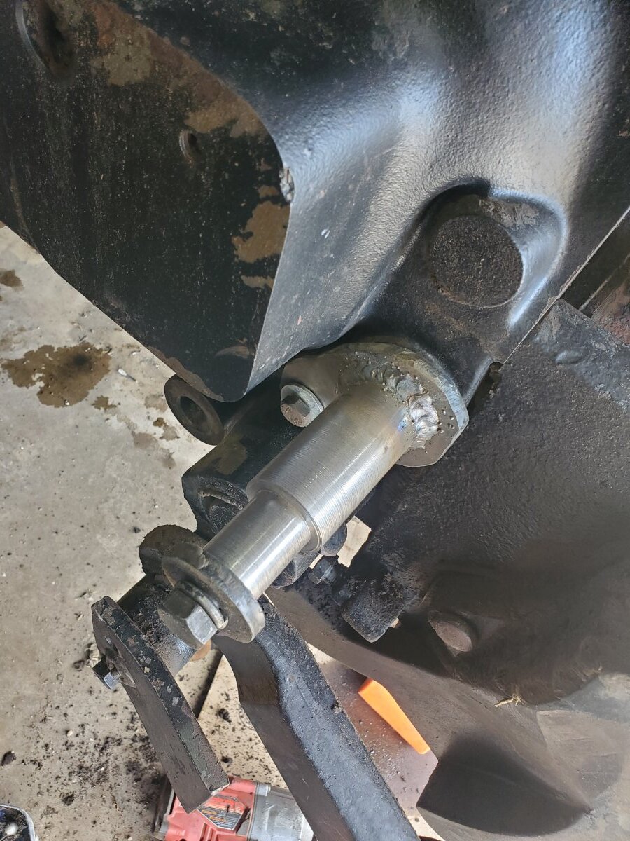 Adding second lift assist cylinder to 5488? - Technical IH Talk - Red ...