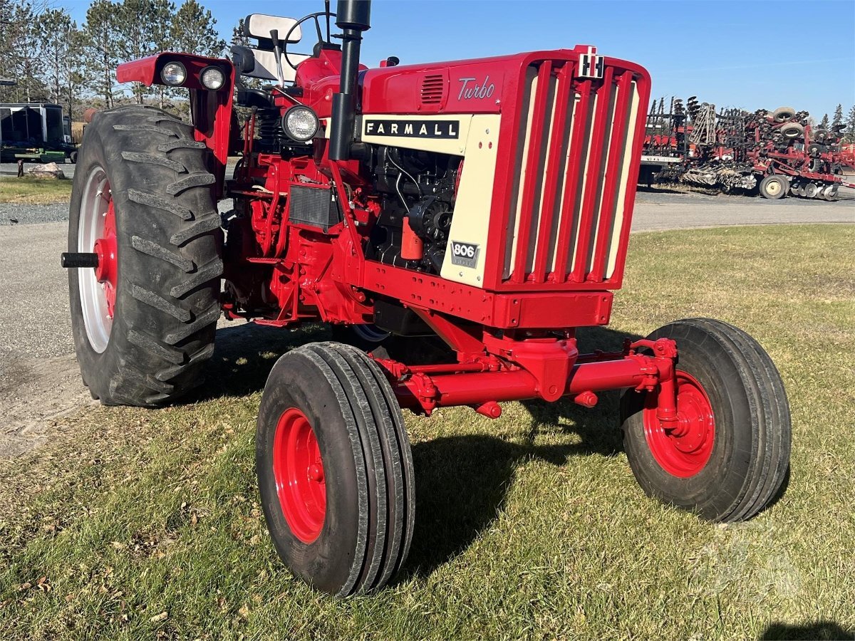Some sweet 806 eye candy with a Cummins conversion - General Chat - Red ...