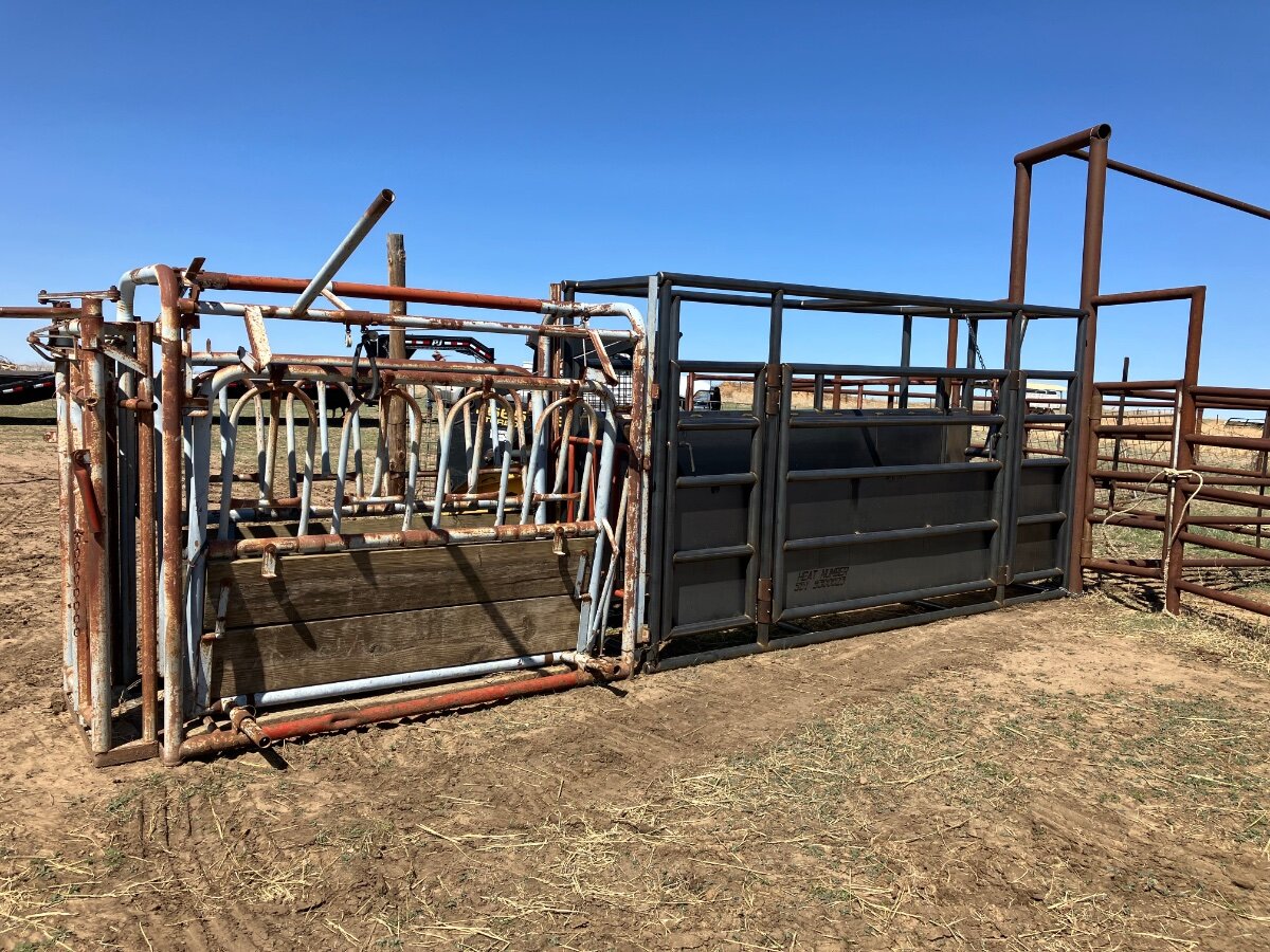 squeeze chutes and head gates - Page 2 - General Chat - Red Power ...