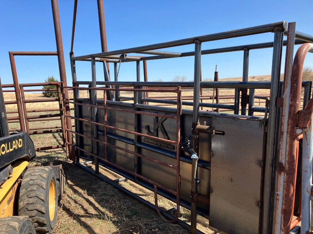 squeeze chutes and head gates - Page 2 - General Chat - Red Power ...