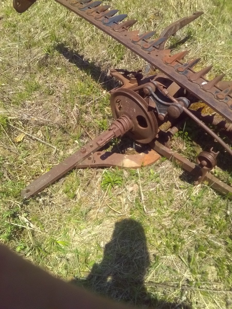 Balanced head sickle mower rear drawbar - Technical IH Talk - Red Power Magazine Community