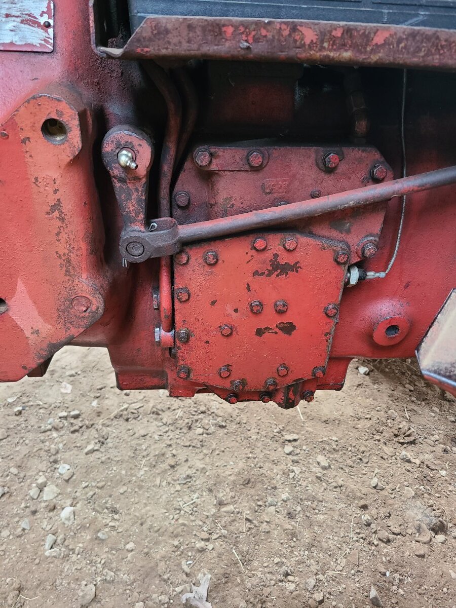 1066 clutch linkage hitting - Technical IH Talk - Red Power Magazine ...