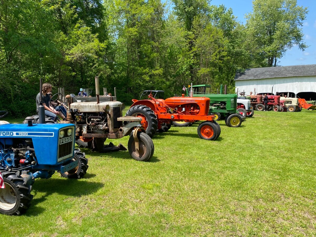 Tractor Parade today - General Chat - Red Power Magazine Community