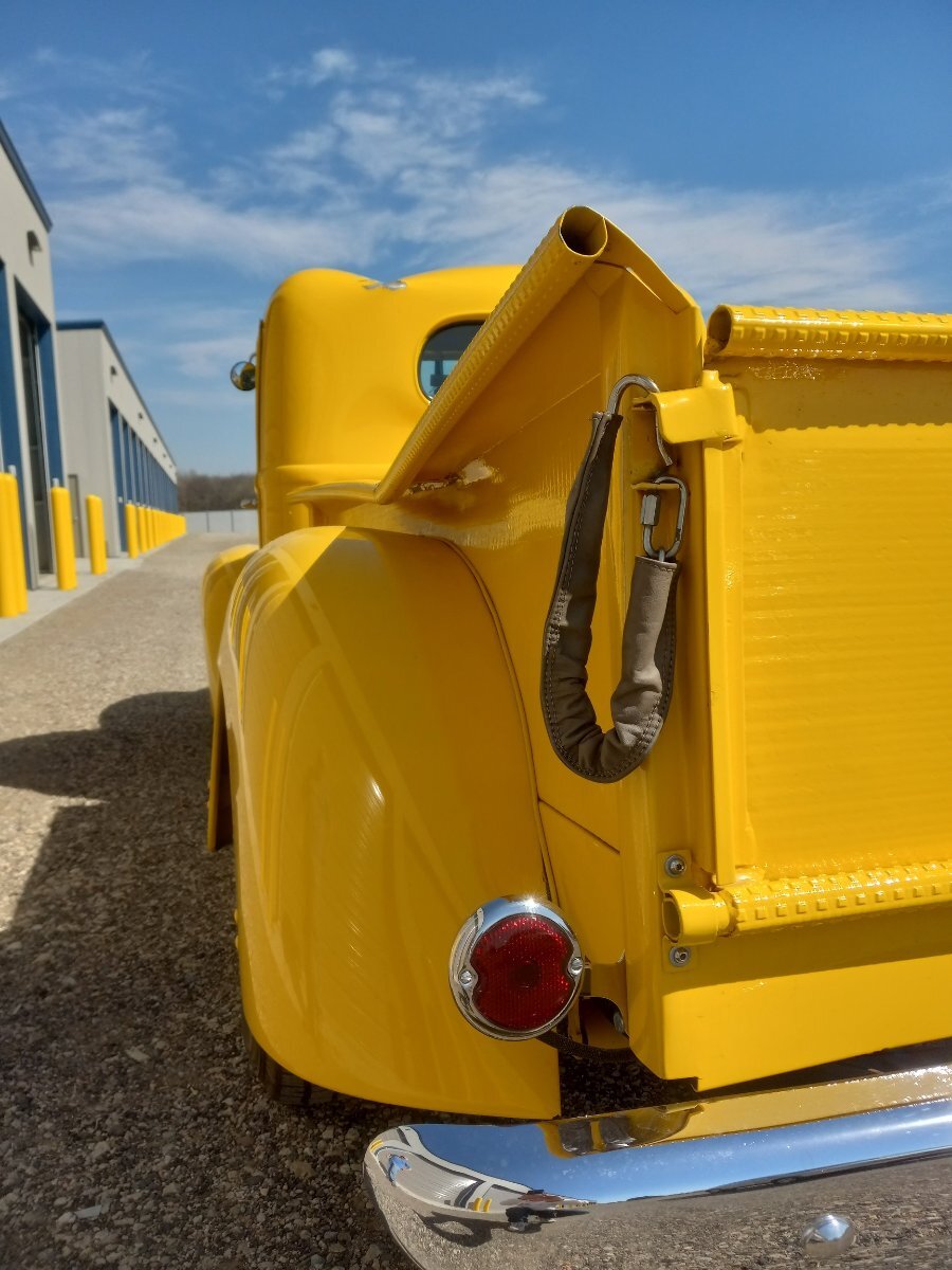Want to purchase a KNOX BOX for 1940's K or KB pickup - IH Trucks - Red ...
