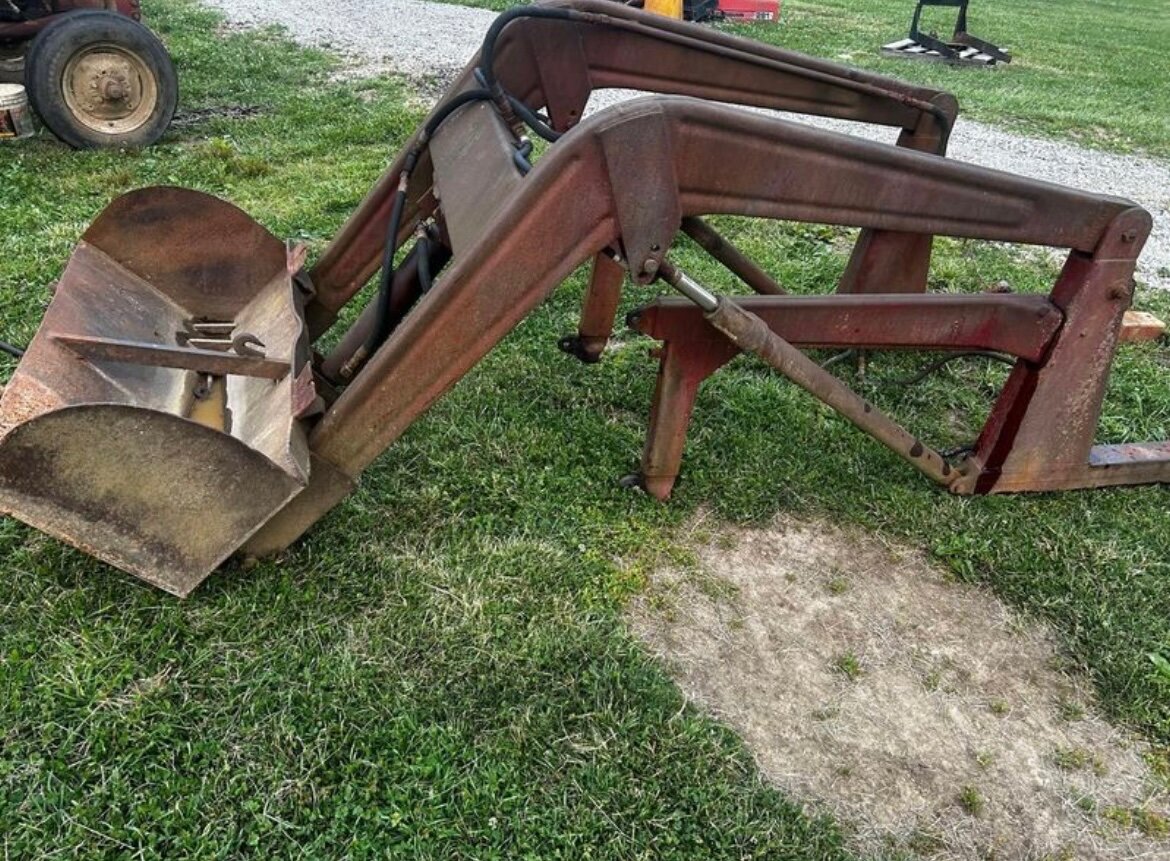 Loader for 706 - Technical IH Talk - Red Power Magazine Community