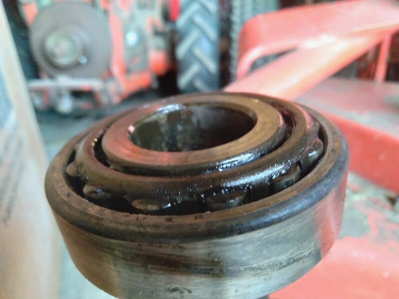 M & W Hand Clutch - Super M Ball vs. Tapered Roller Bearing - Technical ...