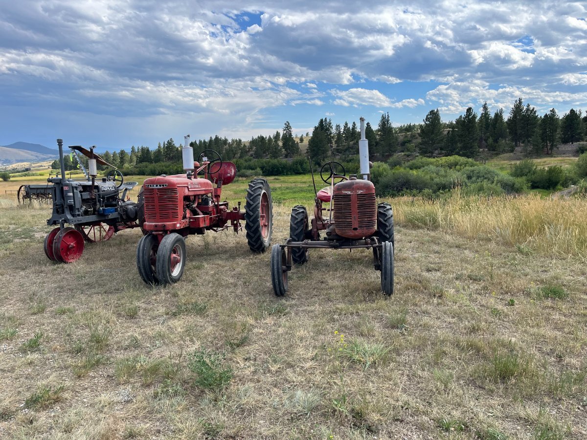 IH Tractors on Montana Farm - Page 984 - General Chat - Red Power ...
