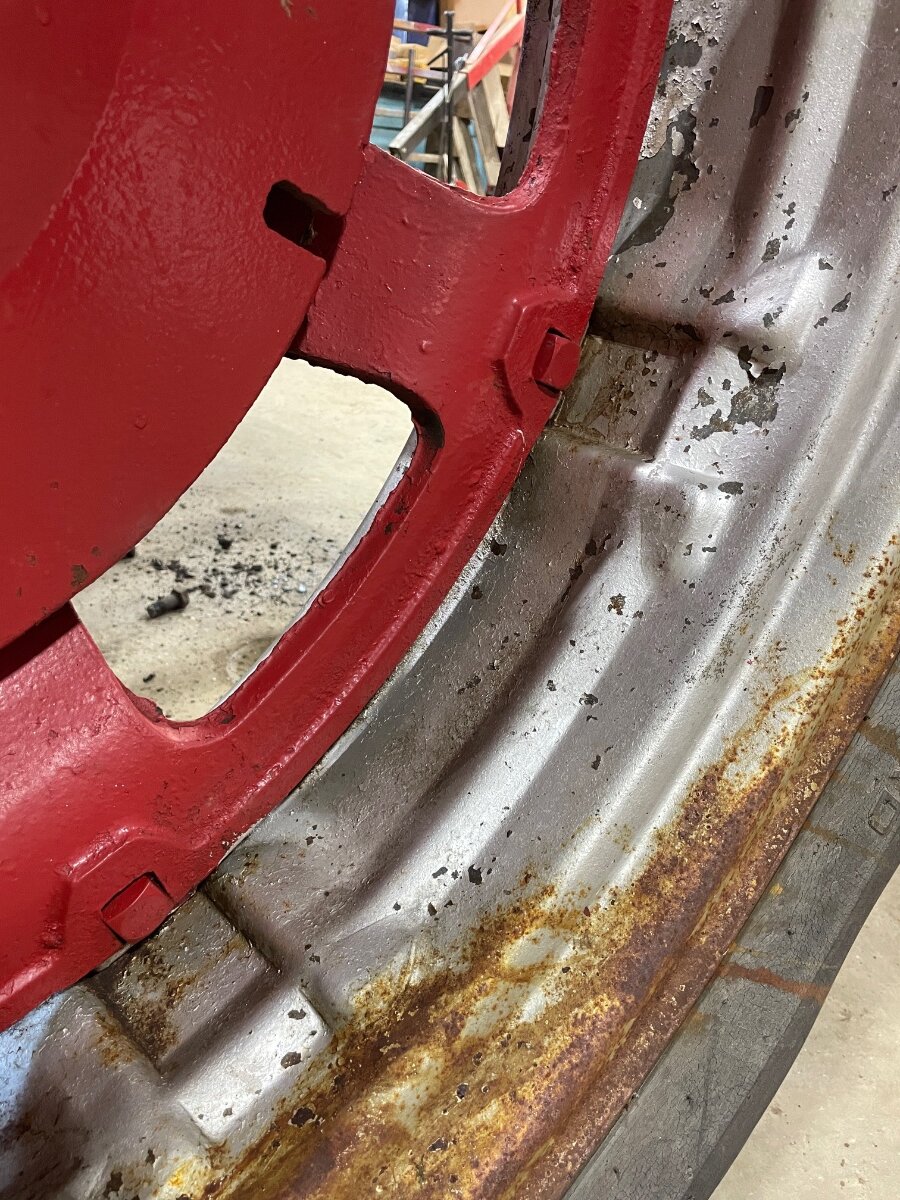 Farmall 460 rear rim identification - General Chat - Red Power Magazine ...