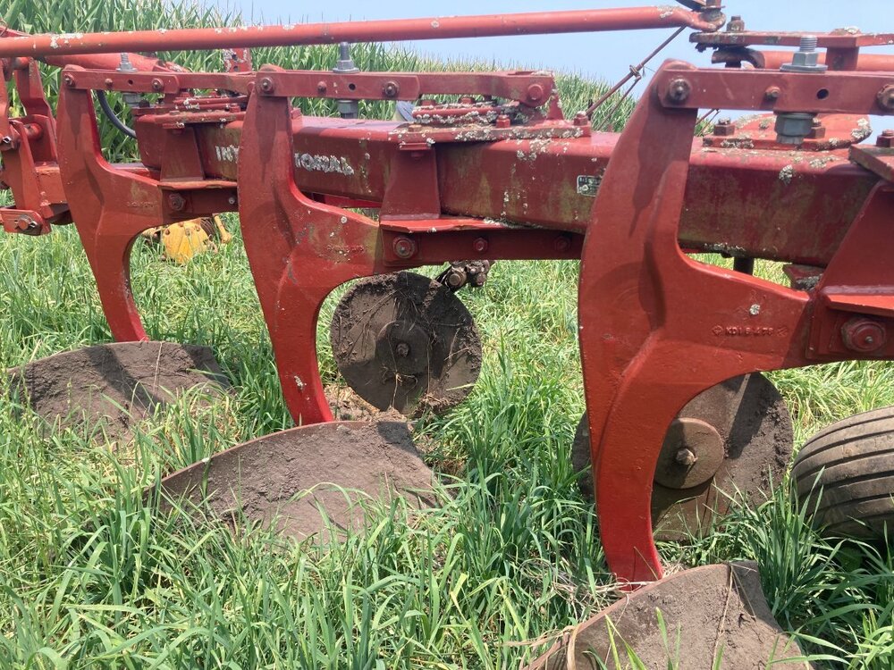 IH 720 plow trip design - Technical IH Talk - Red Power Magazine Community