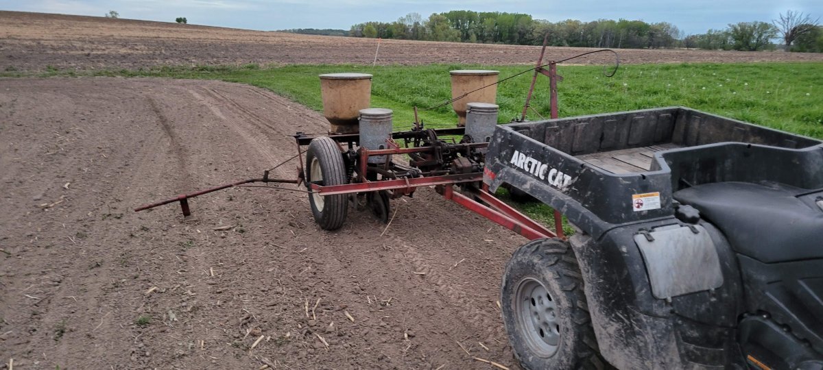 My 249 corn planter. - General Chat - Red Power Magazine Community