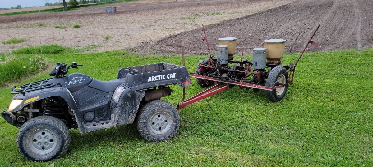 My 249 corn planter. - General Chat - Red Power Magazine Community