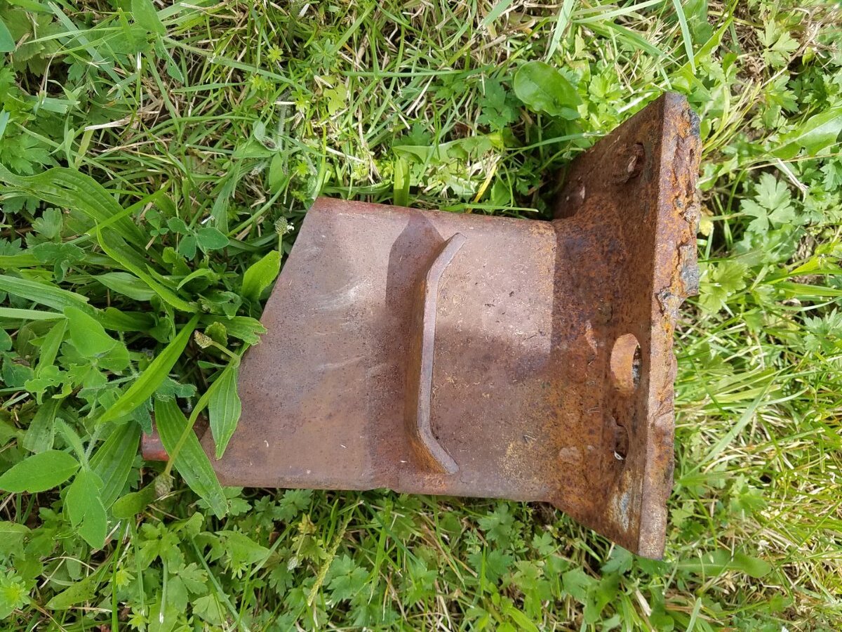 2350/2450 loader brackets - Technical IH Talk - Red Power Magazine ...