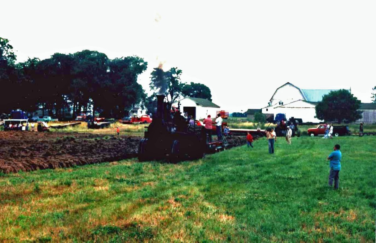 IH Tractors on Montana Farm - Page 985 - General Chat - Red Power ...